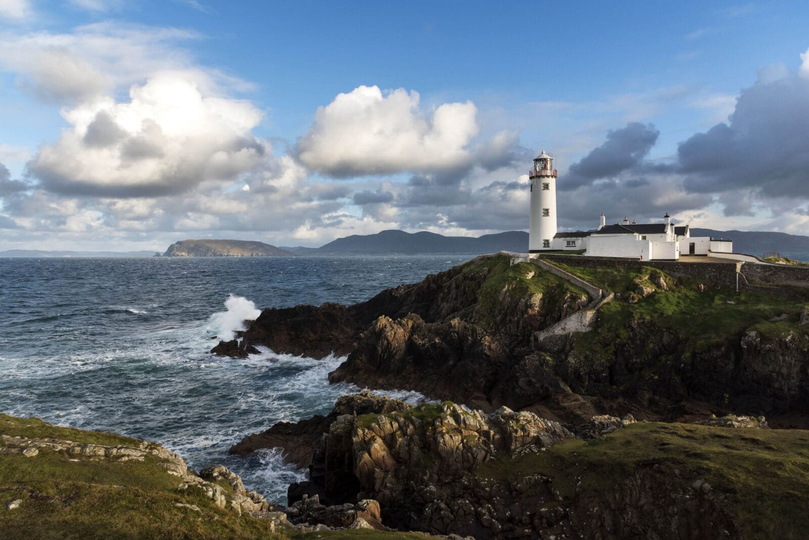 Iconic Lighthouses Of Ireland Sustained For Future Growth | Go Wild